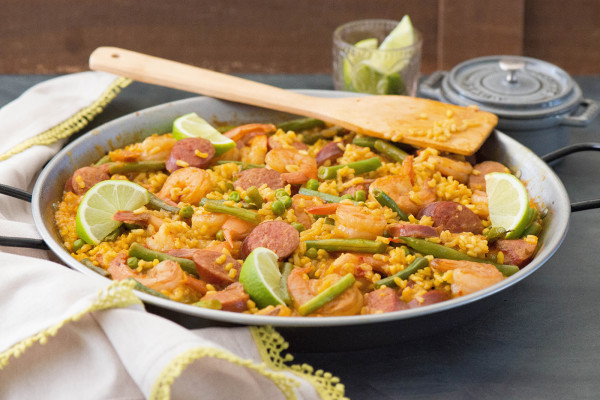 Easy Paella - Nibbles and Feasts