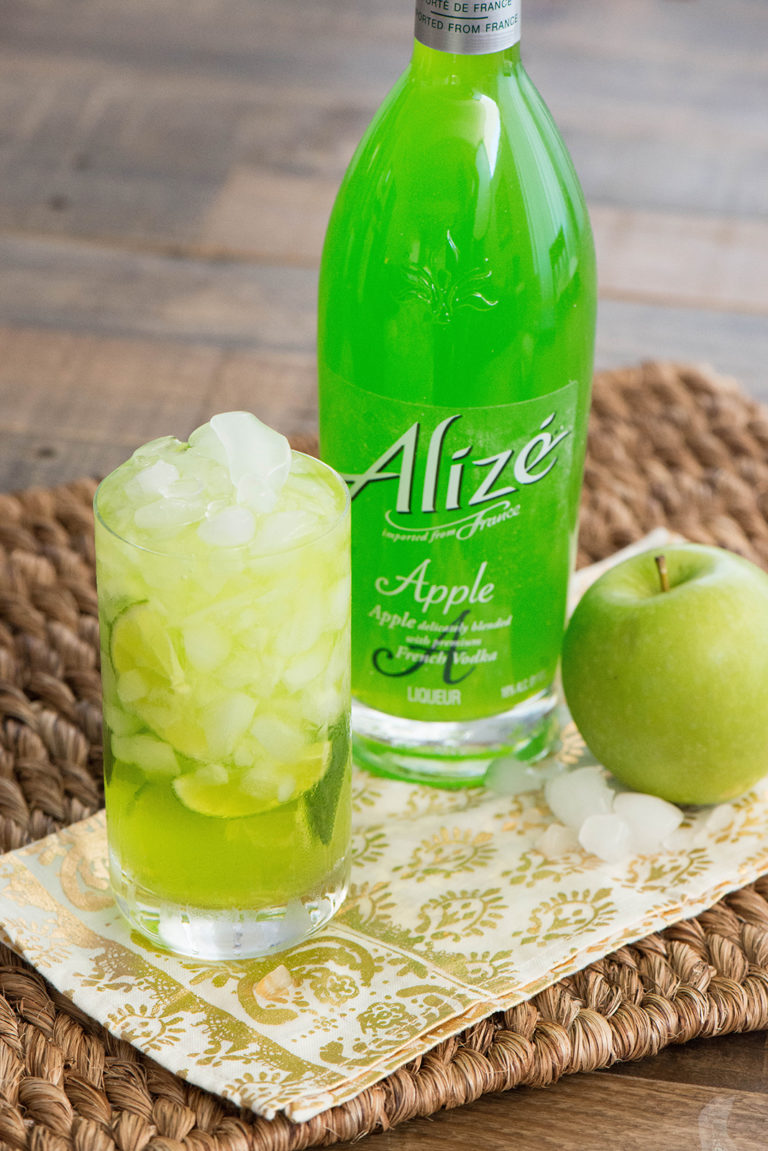 Apple Fizz - Nibbles and Feasts