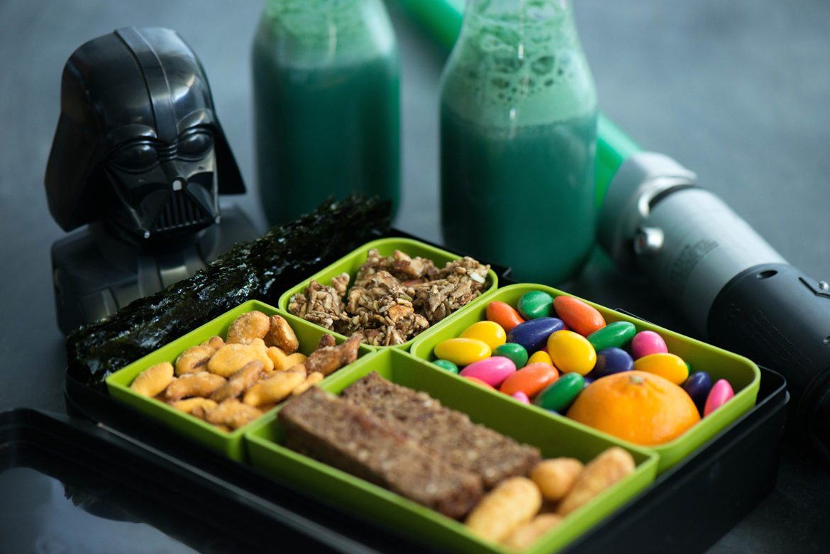 Swamp Planet Snacks and Dagobah Smoothie: Star Wars at The Hollywood ...