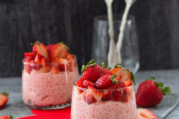 Strawberry Mint Bolis - Nibbles and Feasts