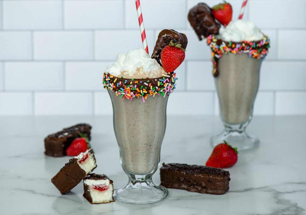 Gansito Milkshake | Malteada de Gansito - Nibbles and Feasts