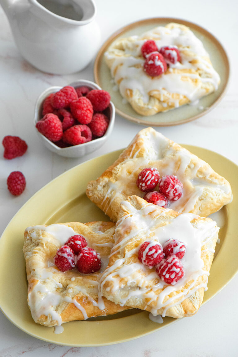 Cheese Danish | Danes de Queso - Nibbles and Feasts